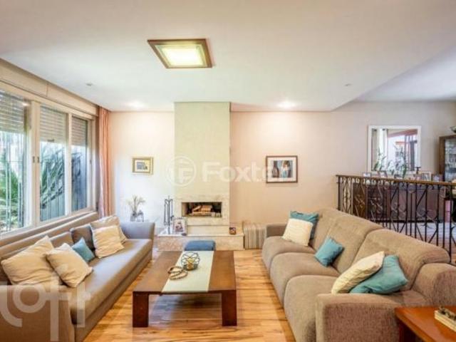 Casa, 3 dormitórios, 248.67 m², em Medianeira