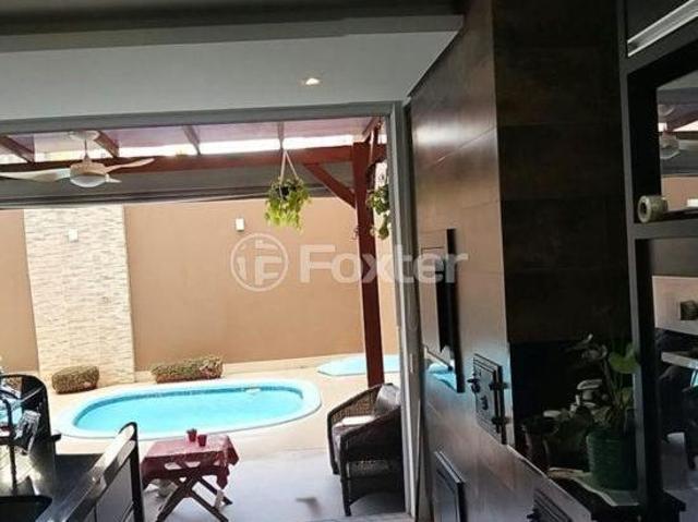Casa, 3 dormitórios, 249.39 m², em Centro