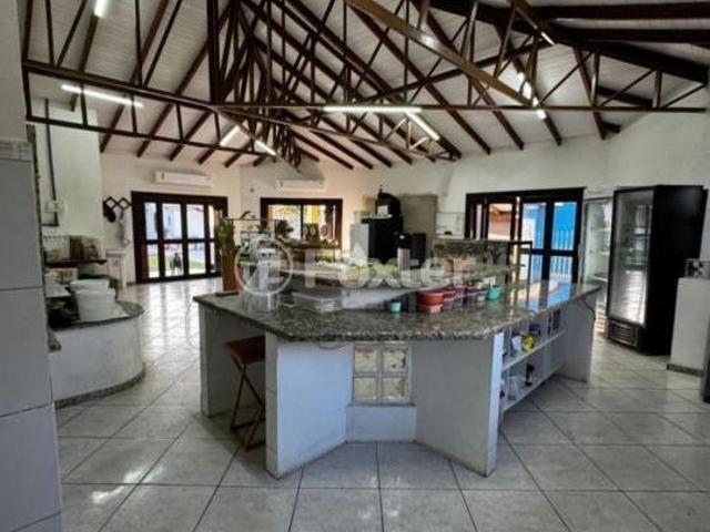 Casa, 3 dormitórios, 249.61 m², em Centro
