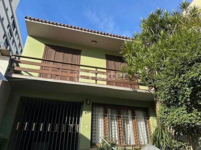 Casa, 3 dormitórios, 240 m², em Auxiliadora
