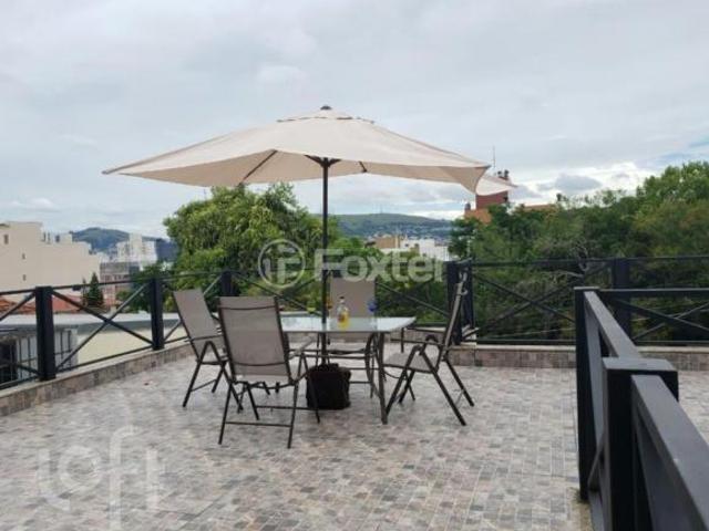 Casa, 3 dormitórios, 240 m², em Petrópolis