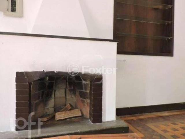 Casa, 3 dormitórios, 240 m², em Petrópolis