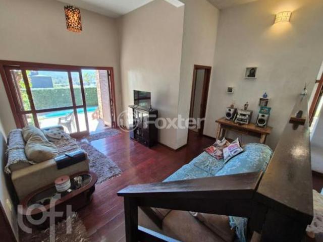 Casa, 3 dormitórios, 241.98 m², em Feitoria
