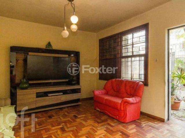 Casa, 3 dormitórios, 256 m², em Bom Fim