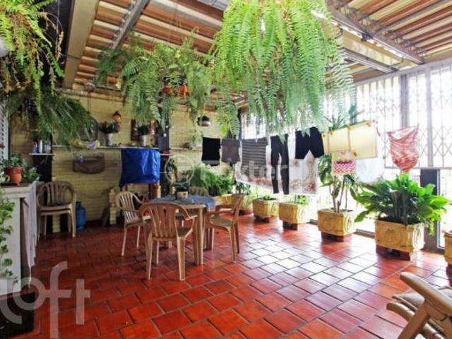 Casa, 3 dormitórios, 257 m², em Jardim Sabará