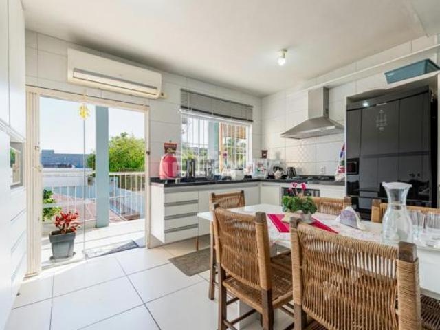 Casa, 3 dormitórios, 257.47 m², em Medianeira