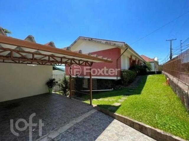 Casa, 3 dormitórios, 259.89 m², em Canudos