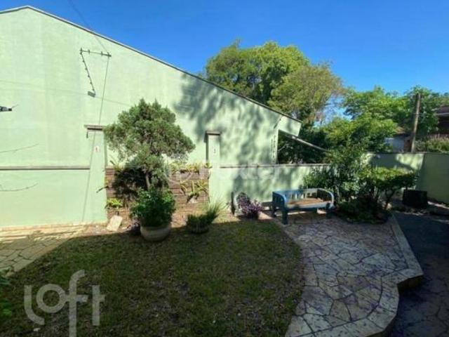 Casa, 3 dormitórios, 250 m², em Centro