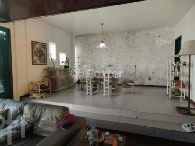 Casa, 3 dormitórios, 250 m², em Aberta dos Morros