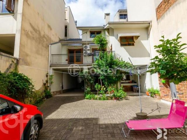 Casa, 3 dormitórios, 250 m², em Auxiliadora