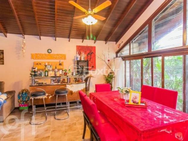 Casa, 3 dormitórios, 250 m², em Ipanema