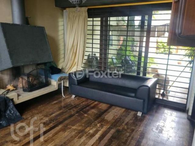 Casa, 3 dormitórios, 250 m², em Menino Deus