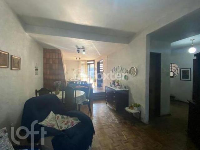 Casa, 3 dormitórios, 250 m², em Passo da Areia