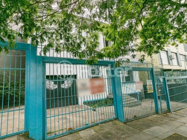 Casa, 3 dormitórios, 250 m², em Petrópolis