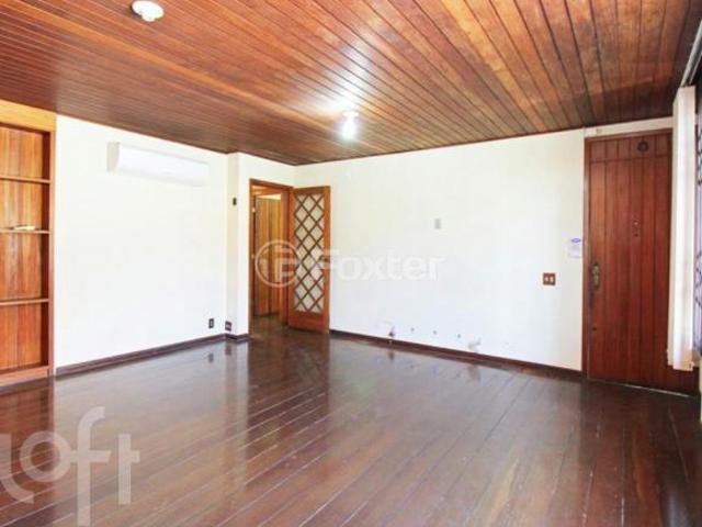 Casa, 3 dormitórios, 250 m², em Teresópolis