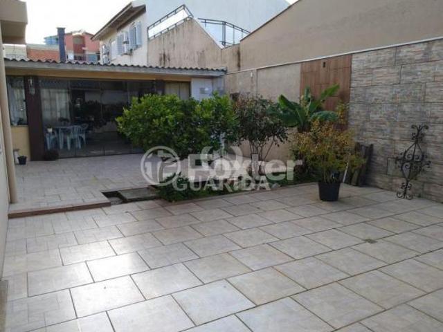 Casa, 3 dormitórios, 250 m², em Vila Ipiranga