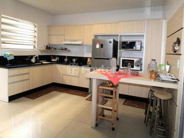 Casa, 3 dormitórios, 253.01 m², em Canudos