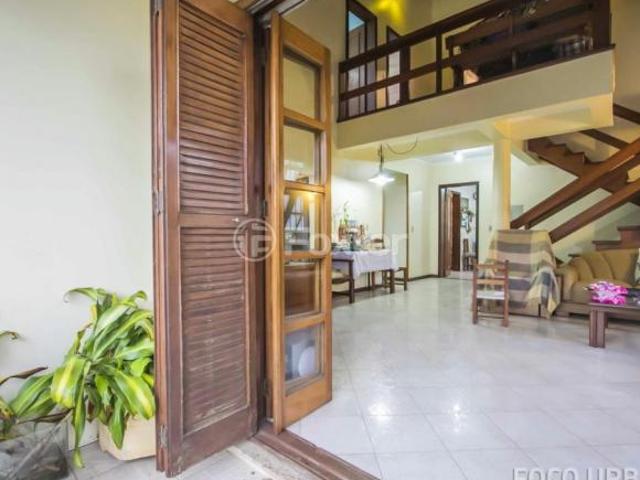Casa, 3 dormitórios, 266 m², em Parque Santa Fé