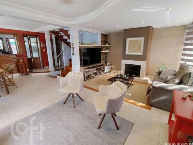 Casa, 3 dormitórios, 266 m², em Partenon