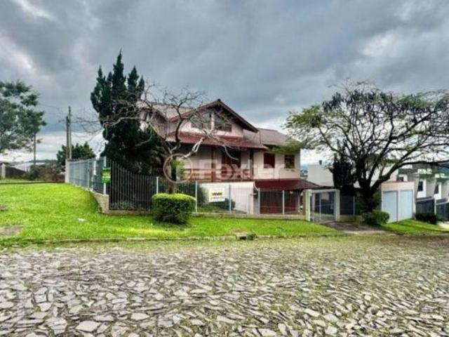 Casa, 3 dormitórios, 266.31 m², em Petrópolis