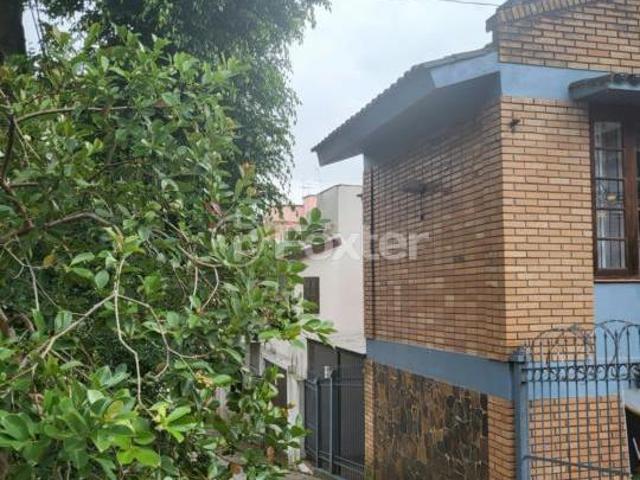 Casa, 3 dormitórios, 262 m², em Auxiliadora