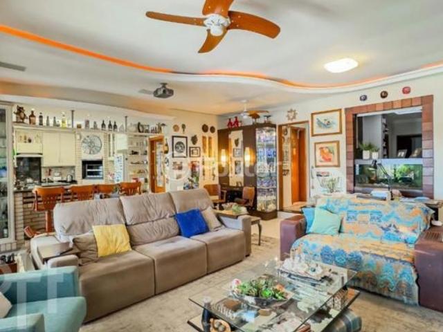 Casa, 3 dormitórios, 275 m², em Vila Jardim