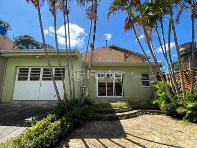 Casa, 3 dormitórios, 277.61 m², em Cavalhada
