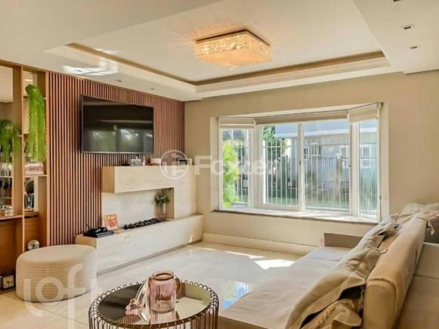 Casa, 3 dormitórios, 279 m², em Parque da Matriz