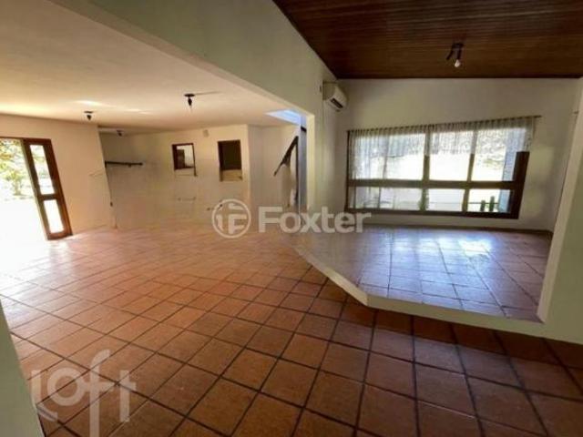 Casa, 3 dormitórios, 272.56 m², em Sagrada Família