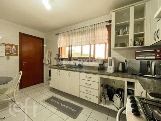 Casa, 3 dormitórios, 286 m², em Tristeza
