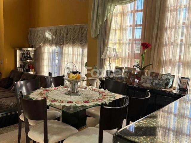 Casa, 3 dormitórios, 280 m², em Diva Lessa de Jesus