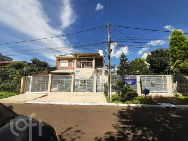 Casa, 3 dormitórios, 280 m², em Igara
