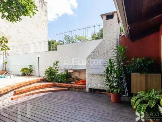 Casa, 3 dormitórios, 282 m², em Menino Deus