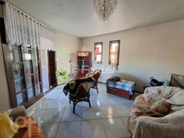 Casa, 3 dormitórios, 299.7 m², em Feitoria