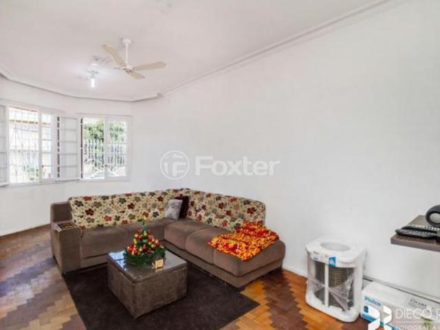 Casa, 3 dormitórios, 290 m², em Menino Deus
