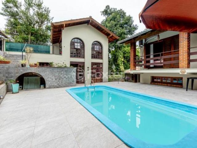 Casa, 3 dormitórios, 291.42 m², em Espírito Santo