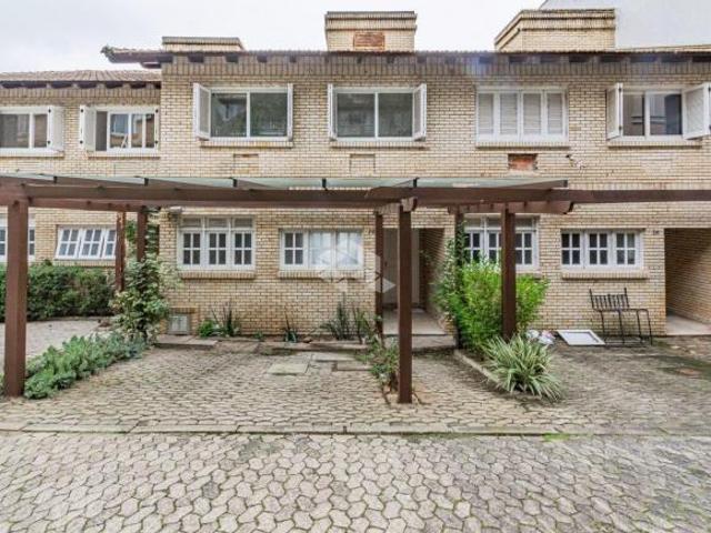 Casa 3 dormitórios 2 vagas Com vista para o Rio Guaíba no Bairro Tristeza