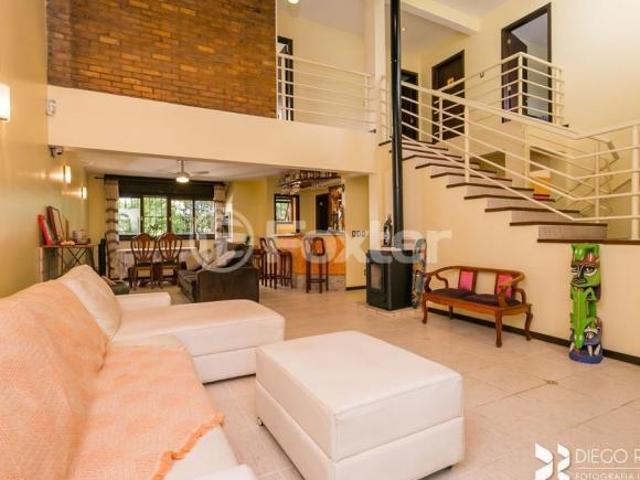 Casa, 3 dormitórios, 308.25 m², em Cristal