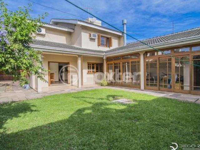 Casa, 3 dormitórios, 308.76 m², em Sarandi