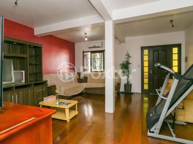 Casa, 3 dormitórios, 300 m², em Cavalhada