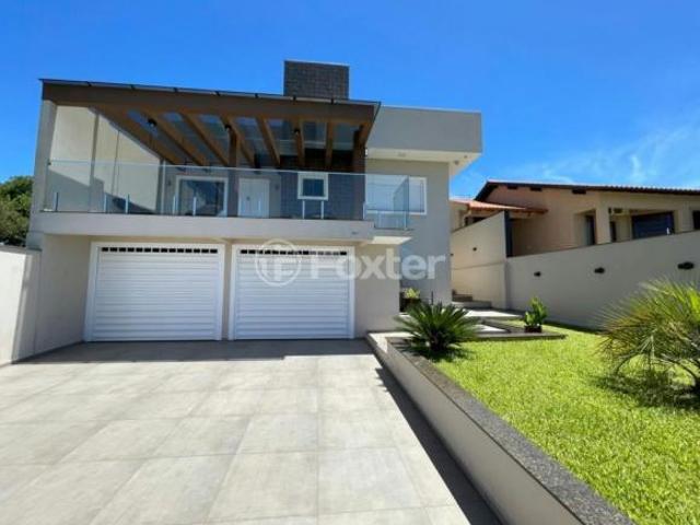 Casa, 3 dormitórios, 300 m², em Centro