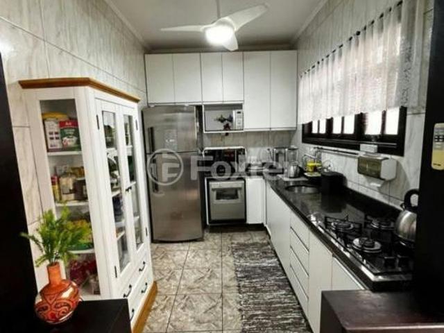 Casa, 3 dormitórios, 300 m², em Medianeira