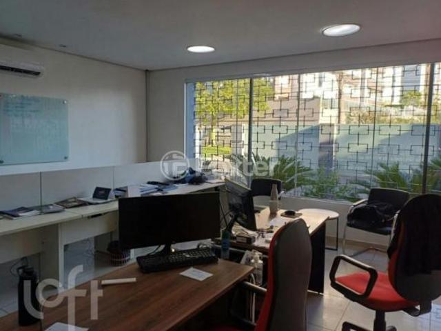 Casa, 3 dormitórios, 300 m², em Menino Deus