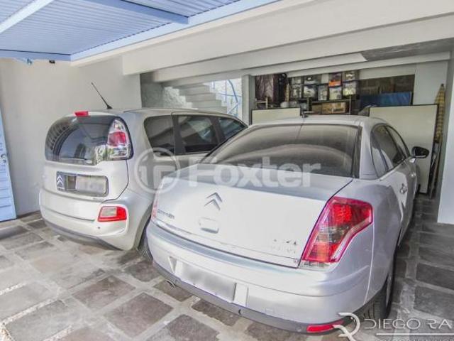 Casa, 3 dormitórios, 300 m², em Menino Deus