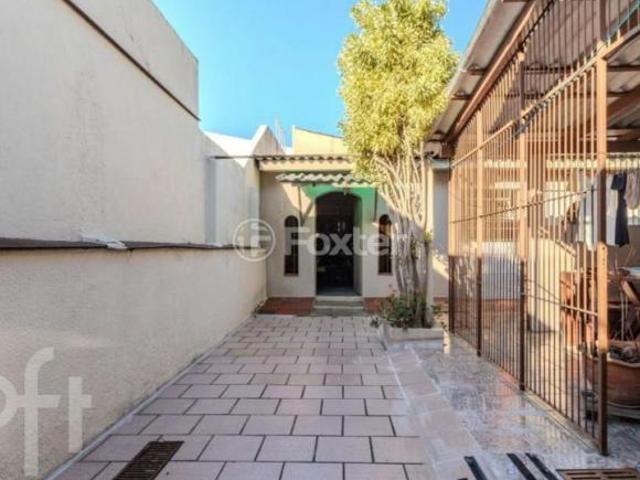 Casa, 3 dormitórios, 300 m², em Passo da Areia