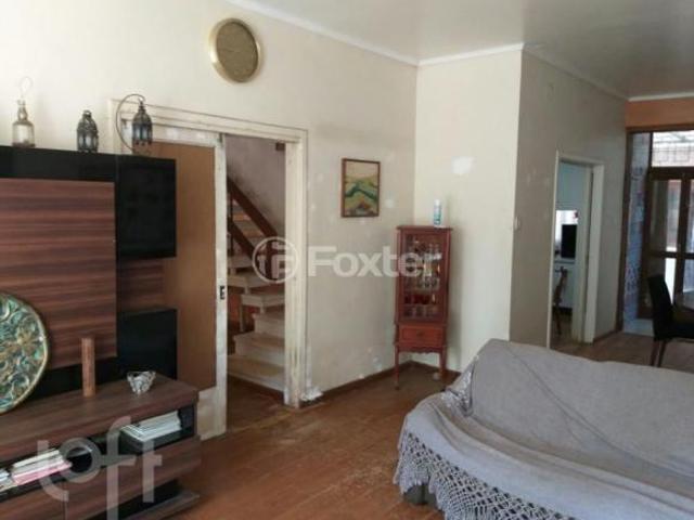 Casa, 3 dormitórios, 301 m², em Santo Antônio
