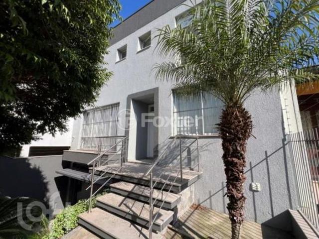 Casa, 3 dormitórios, 301.68 m², em Cascata