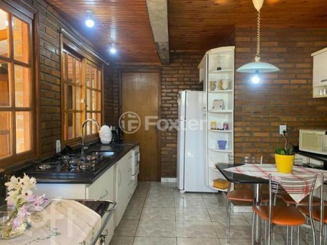 Casa, 3 dormitórios, 303.51 m², em Lomba Grande
