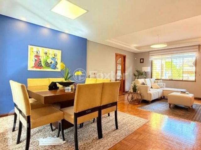 Casa, 3 dormitórios, 318.38 m², em Tristeza