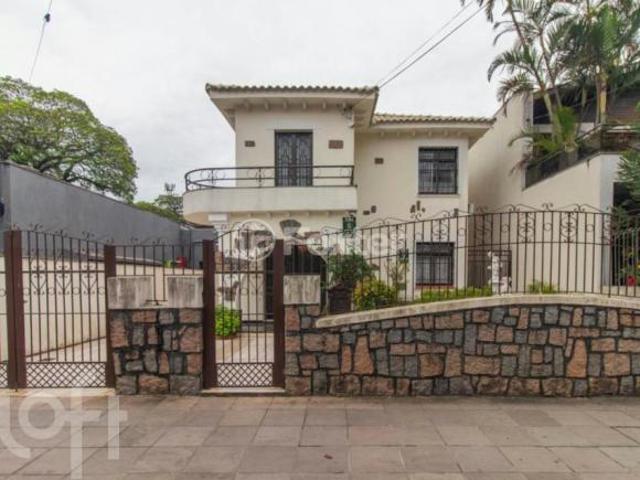 Casa, 3 dormitórios, 310 m², em Menino Deus